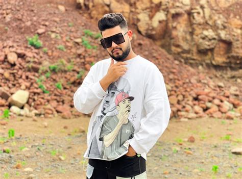 Badal Bhardwaj Emerges As A True Blue Artist In The World Of Music And