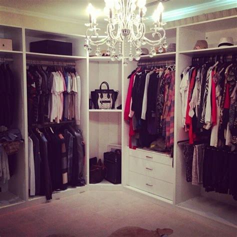 Les Signes Que Vous Devez Renouveler Votre Garde Robe