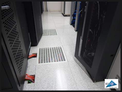 서울시 중구 전산실바닥청소 전도성왁스 전산실바닥청소 전산실청소용역 전산실준공청소 전산실청소대행 전산실 전도성왁스코팅 전산실 정전기방지왁스코팅 서버실바닥청소