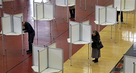 N J Bill Would Allow Automatic Voter Registration At Welfare Parole
