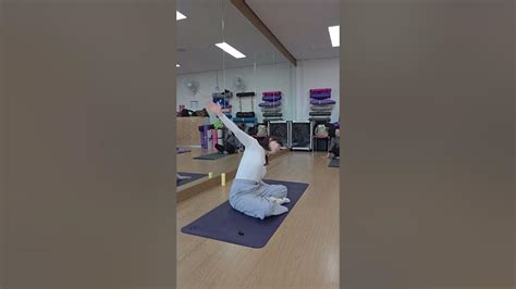 눈을 감고 몸의 감각에 호흡에 집중합니다좌우5호흡 수련 시니어요가 시니어운동 요가 부드러운요가 실버요가 중년홈트 측면늘리며어깨운동 Youtube