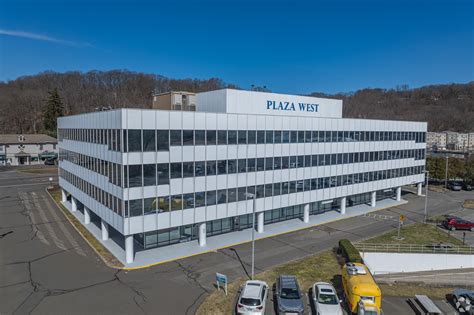 100 Mill Plain Rd Danbury Ct 06811 Plaza West Loopnet