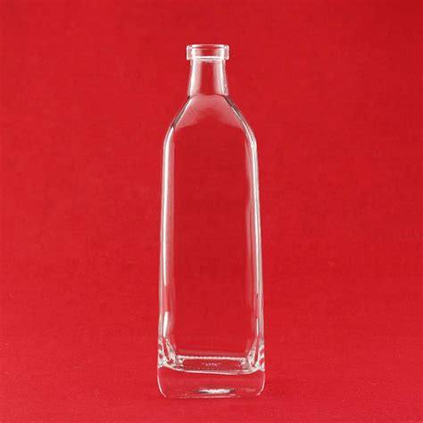 High Quality Square Shape Glass Bottle 750ml Customized Shape Vodka