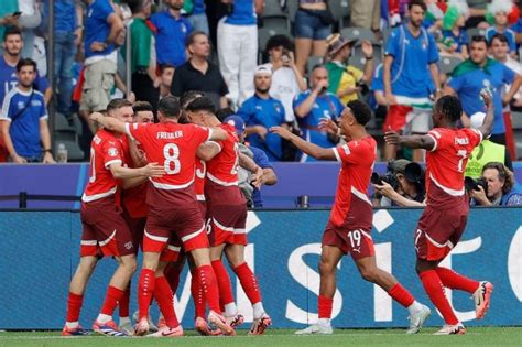 منتخب سويسرا يقصي إيطاليا حاملة اللقب ويبلغ ربع نهائي كأس أوروبا 2024