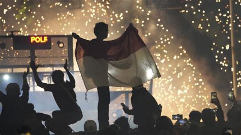 Masa Aksi Demo Mahasiswa Bertahan Hingga Malam Vlix Id