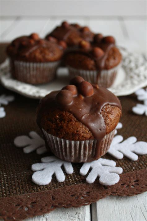 Muffinki Czekoladowo Orzechowe Z Budyniem Przepis Przyslijprzepis Pl