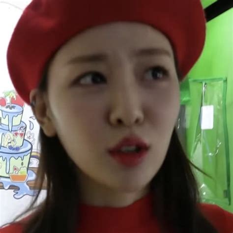 Yves Cute Lq Icon Loona Red Low Quality Icons Blonde Women Cute
