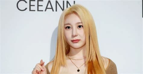 머니s포토 이채연 금발미녀의 시크하트