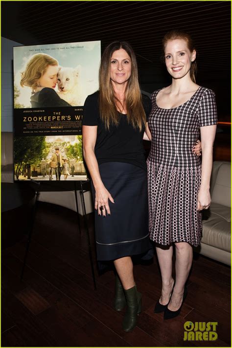 Jessica Chastain Celebrates The Opening Of Zookeepers Wife Photo