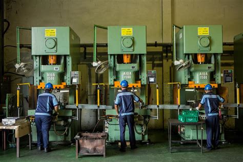 เครื่องจักรและอุปกรณ์โรงงาน รับปั้มขึ้นรูปโลหะ ชลบุรี โรงงานรับปั๊มโลหะ งานไวส่งทันเวลา