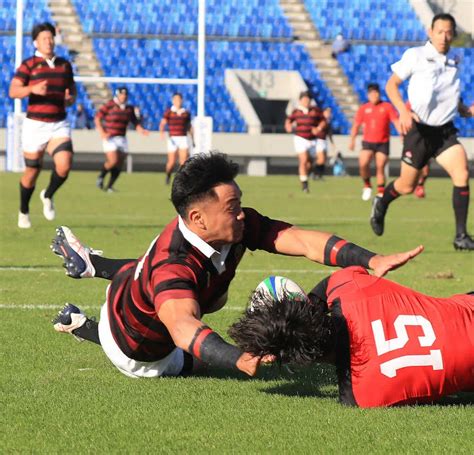 ＜帝京大・早大＞前半、トライを決める早大・槙（左）（撮影・久冨木 修） ― スポニチ Sponichi Annex スポーツ