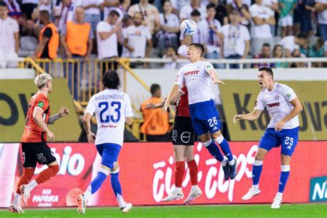 Pred Punim Poljudom Hajduk S 20 Svladao Goste S Farskih Otoka Fenix
