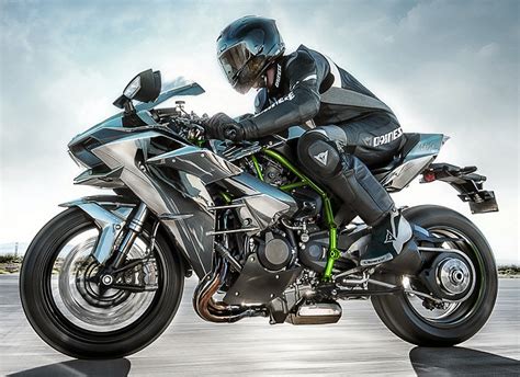 Kawasaki Ninja H2 2016 年モデルが公開 なんと新しく追加されたものは、、、