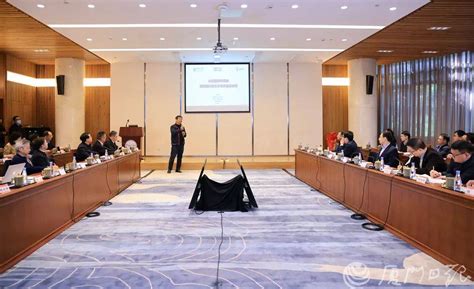 崔永辉与李泽湘交流探讨科技创新工作进行厦门产业
