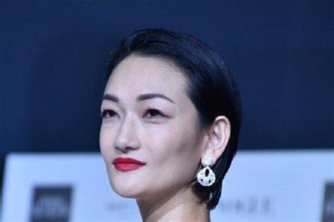 冨永愛、異次元すぎる黒ビキニで圧巻のパーフェクトボディを披露「このスタイル何」「美の塊」（ザテレビジョン）