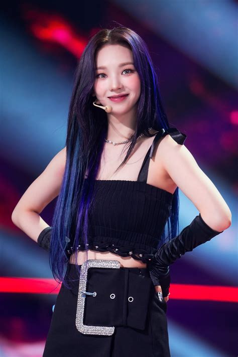 220724 Aespa Karina Illusion And Girls At Sbs Inkigayo Kpopping