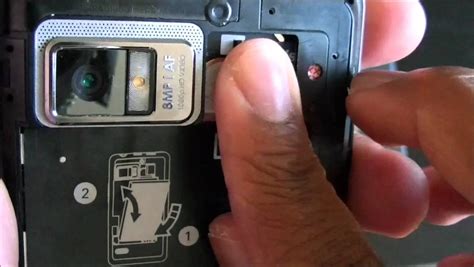 How To Remove A Battery Sim Card Or Sd Card From A Motorola Droid