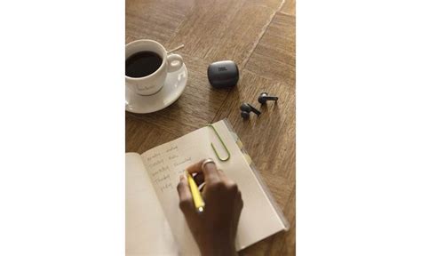 Jbl Live Pro Tws Black True Wireless Earbuds With Active Noise Cancellation At Crutchfield