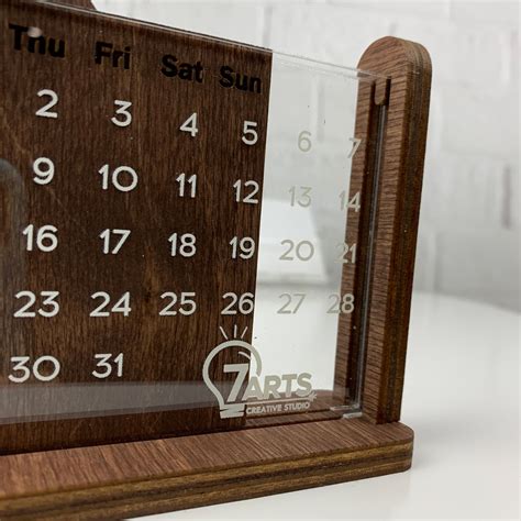 Стильний брендований вічний календар з дерева та акрилу купити в Україні інтернет магазин