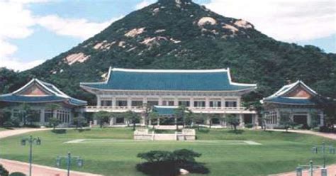 풍수지리로 본 청와대는 명당자리 아니다