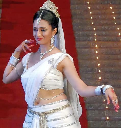 Divyanka Tripathi Scrolller