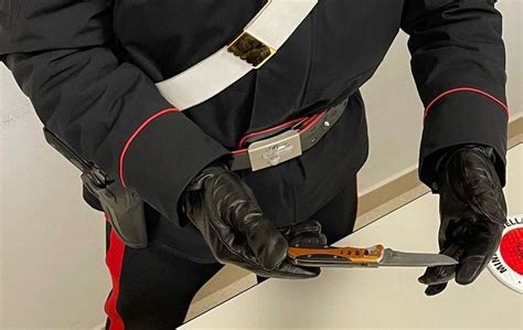 Trovato In Giro Con Un Grosso Coltello A Serramanico Denunciato 60enne