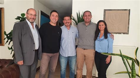 Alcalde De Roatán Visita Uruguay Para Promover El Turismo De Roatán