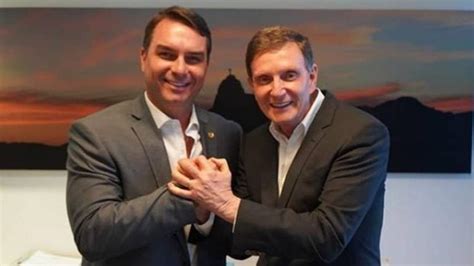 Ex Assessora De Flávio Bolsonaro Investigada Por Rachadinha Ganha Cargo