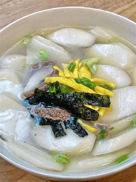 Rice Cake Soup Tteokguk Love Korean Food Recette En 2024