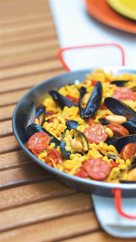 Recette coquillettes aux moules et chorizo façon paëlla Marie Claire