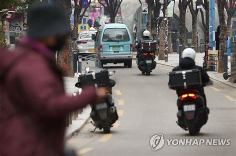 생활비 탓에 일자리 없어서작년 비자발적 특고 18만7천명 연합뉴스