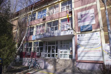 Cine modernizează Liceul Tehnologic Anghel Saligny Viaţa Liberă Galaţi