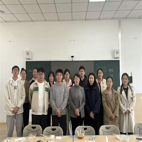 淬炼商学院十月院长共膳——与院长面对面：师生共午餐 意深情更浓 学生服务