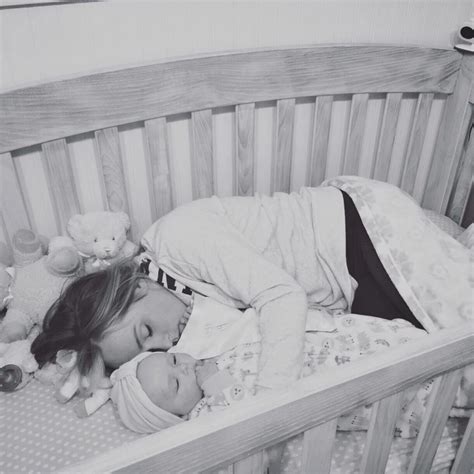 Photo Of Michigan Mom In Crib With Her Daughter Goes Viral Photo