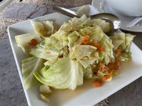 กะหล่ำปลีผัดน้ำปลา ร้าน ครัวบ้านป้าบุญ