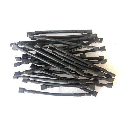 สายต่อพ่วงแบตเตอรรี่ระหว่างลูกสำหรับเครื่องสำรองไฟเป็นสายไฟอย่างดี ย้ำขั้วหางปลาด้วยเครื่องจักร