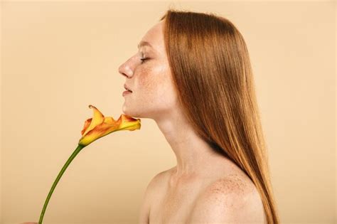 Premium Photo Beauty Portrait Of A Healthy Young Topless Redhead Girl