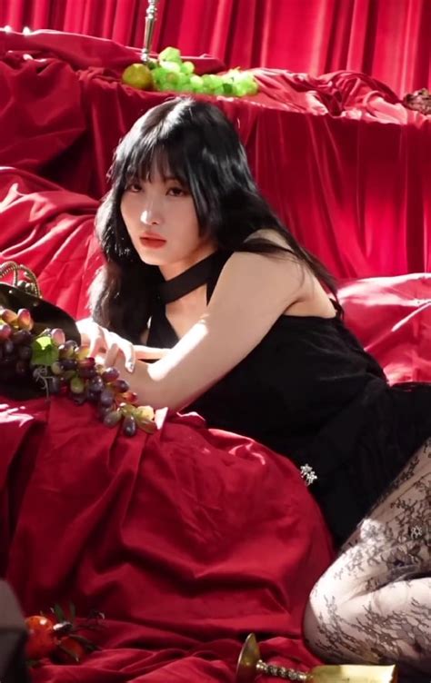 Momo R Momo