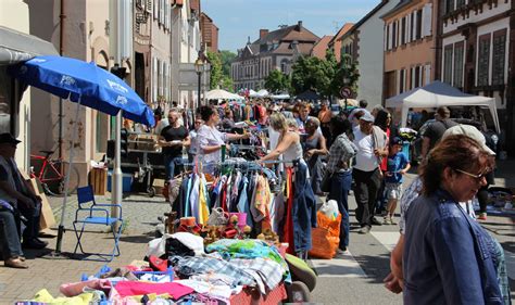 Reichshoffen Vide Greniers Du Carnaval La Foule Des Grands Jours
