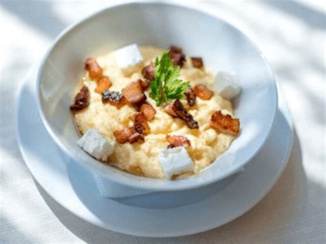 Банош зі шкварками та зажаркою покроковий рецепт приготування