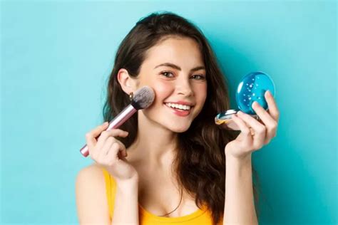 Pemula Wajib Tahu Tips Menjaga Makeup Agar Tahan Lama Seharian Ayo Bogor