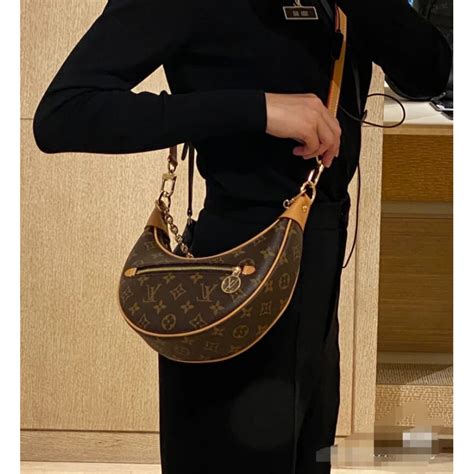 Louis Vuitton Monogram Canvas Loop Bag M81098
