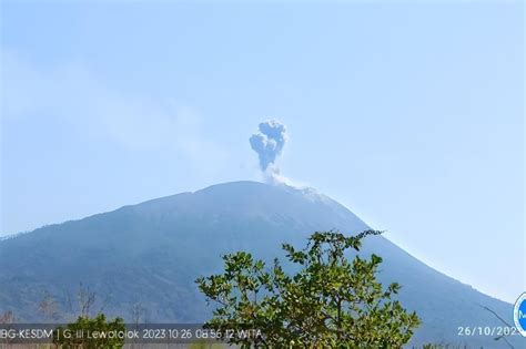 Gunung Ili Lewotolok NTT Meletus Dua Kali Kamis Pagi