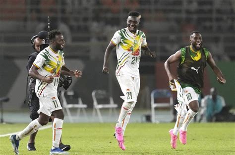 أمم أفريقيا مالي تُقصي بوركينا فاسو وتضرب موعداً مع كوت ديفوار