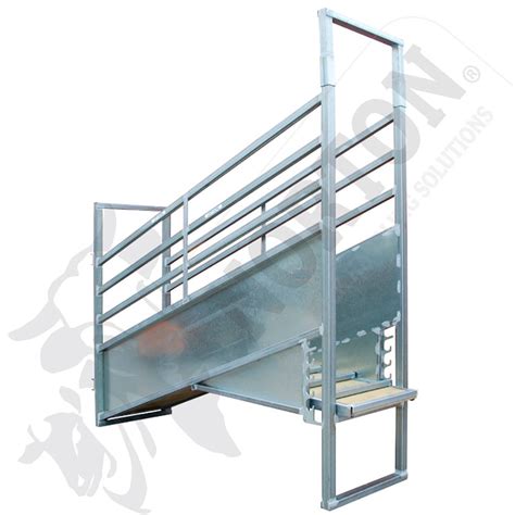 Norton Cattle Loading Ramp Economy Adjustable AG Warehouse