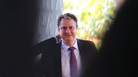 Camilo Critica Gestão Bolsonaro E Cita Paulo Freire Homens Se