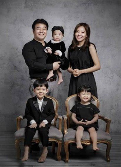 소유진·백종원 가족사진 공개 ‘행복한 다섯 식구 소다