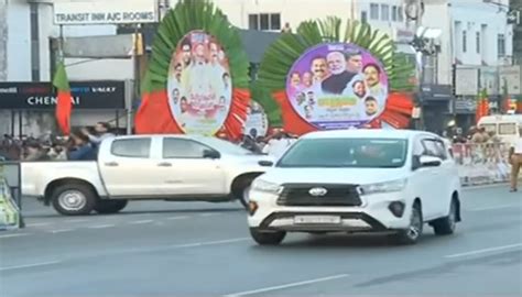வாகனப் பேரணி கோவை வந்தார் பிரதமர் மோடி