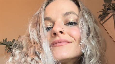 Inside Mackenzie Mckees Dramatic New Life Including Nasty Divorce As