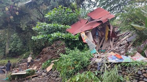 Tebing Perlintasan KA Bogor Sukabumi Longsor Timpa 5 Rumah 2 Orang